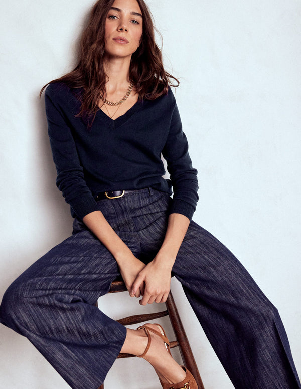 Pull Emilia à col V en coton-Bleu Marine | Boden FR